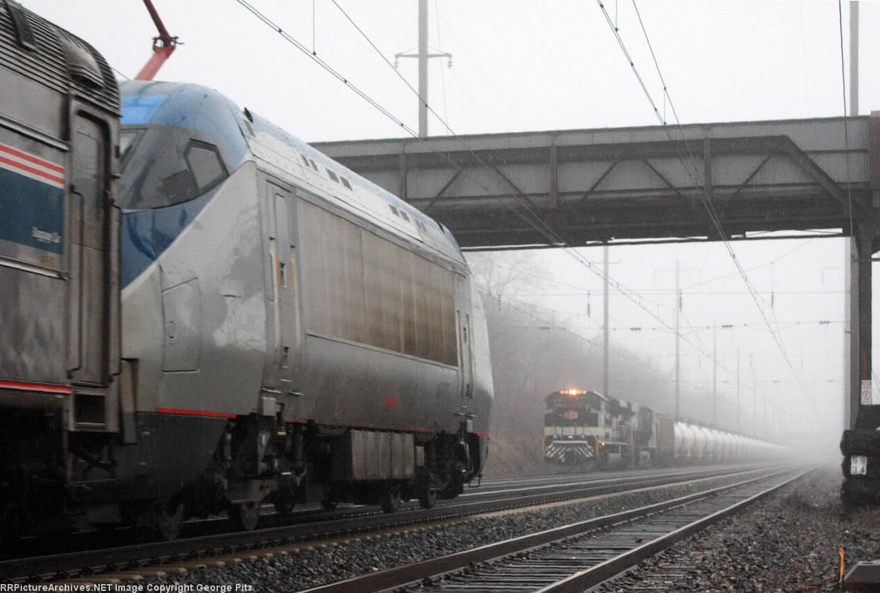 Amtrak 98(22) meets NS 65R